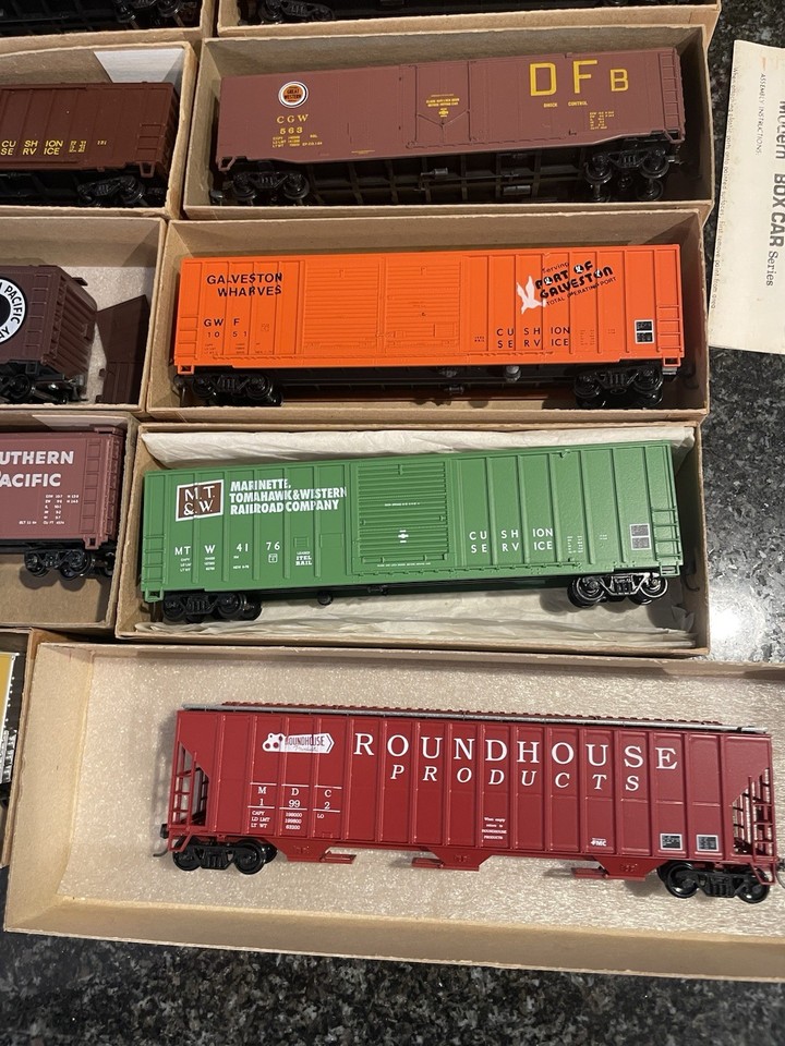 Lot Of 10 RoundHouse Products Ho Scale 50' Modern Box Cars W/ Boxes ...