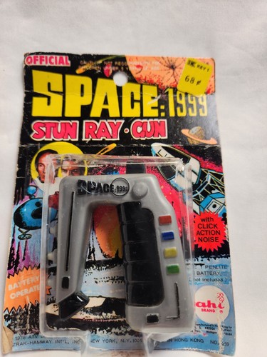 Rare Vintage Space 1999 STUN RAY GUN Prop Gray Sci-Fi AHI Azrak Hamway ...