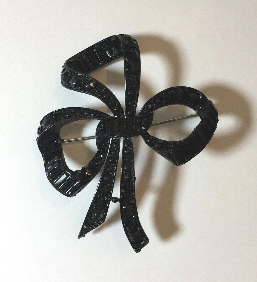 Black Ribbon Mourning Pin