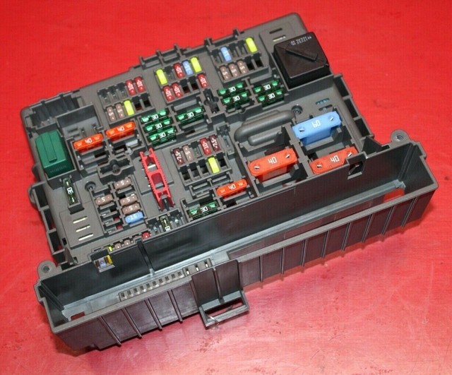 2009-2013 BMW 128i COUPE E82 OEM RIGHT SIDE POWER DISTRIBUTION FUSE BOX ...