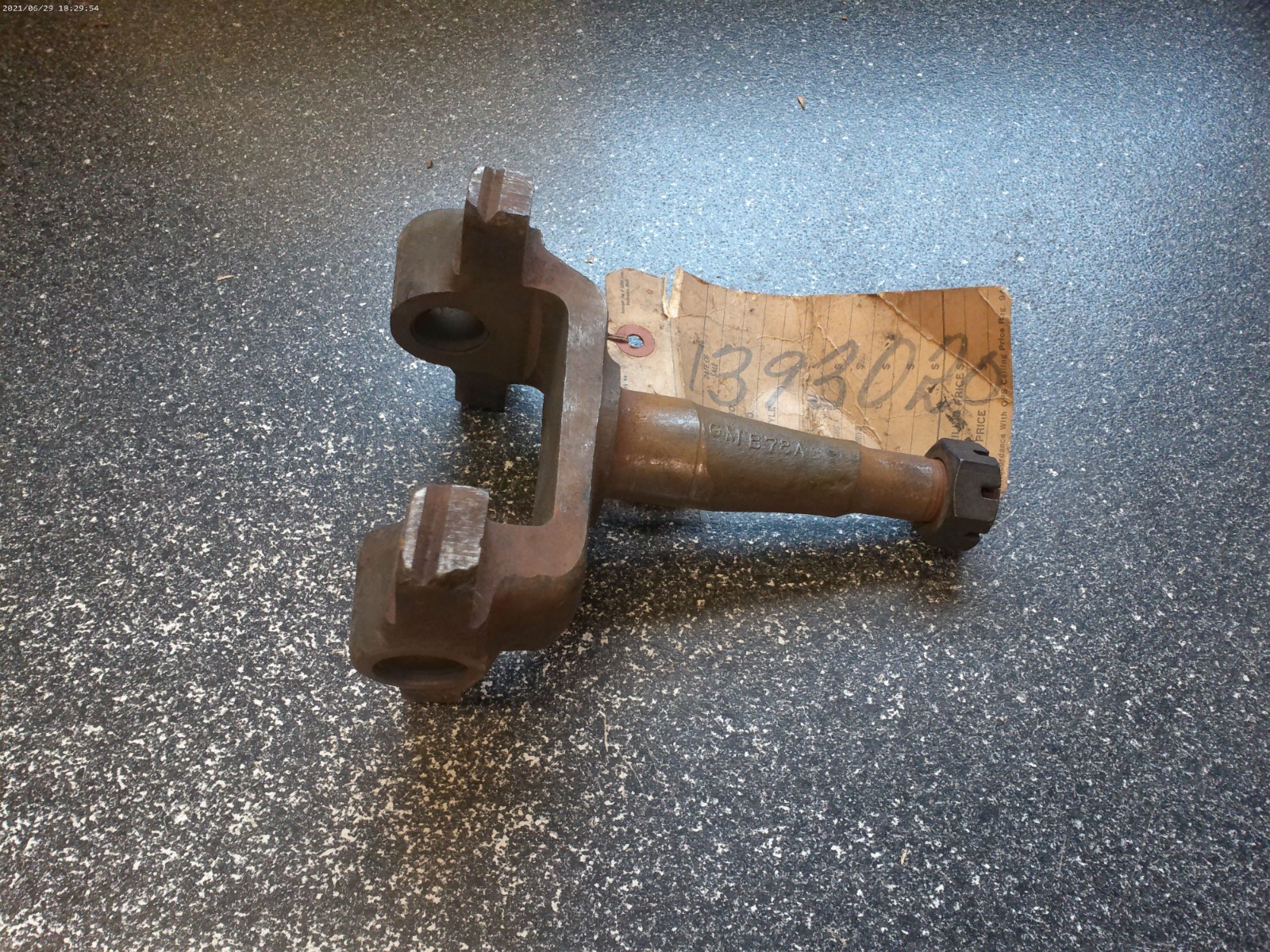 STEERING KNUCKLE NOS GM FRONT RH PASSENGER SIDE 1393020 1941-1953 BUICK ...