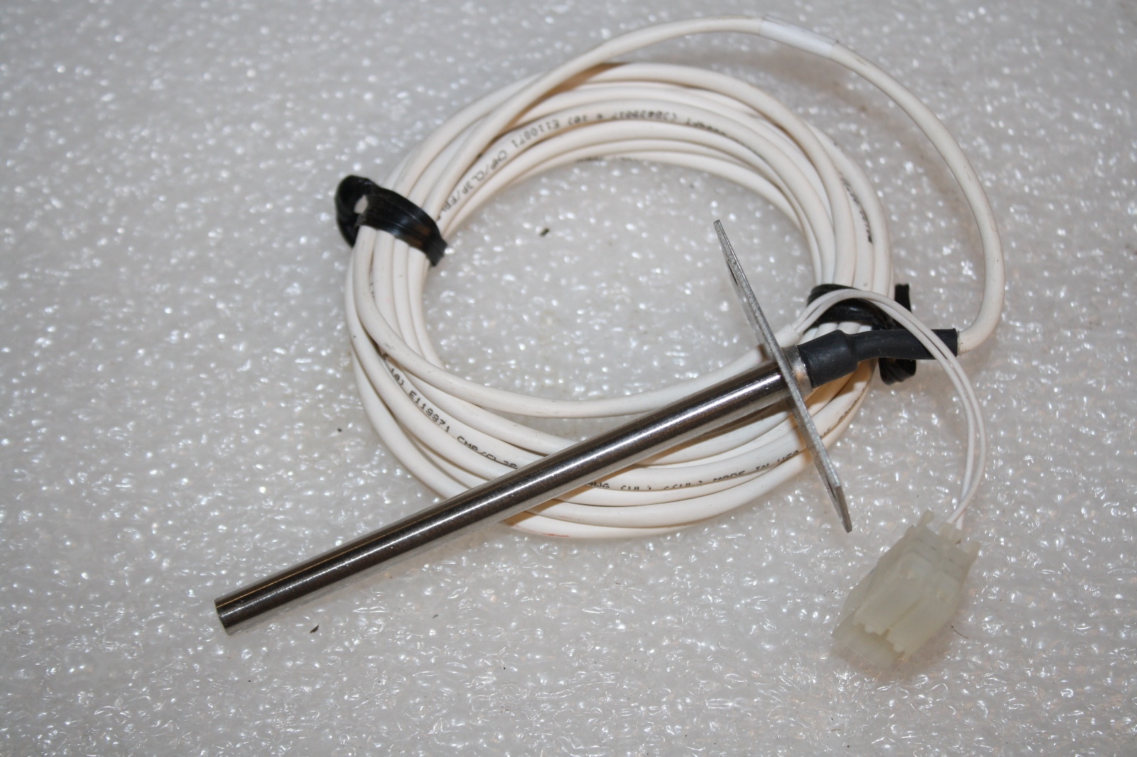 Johnson Controls TE-631GV-2 Duct Temperature Nickel Sensor 4" Probe | eBay