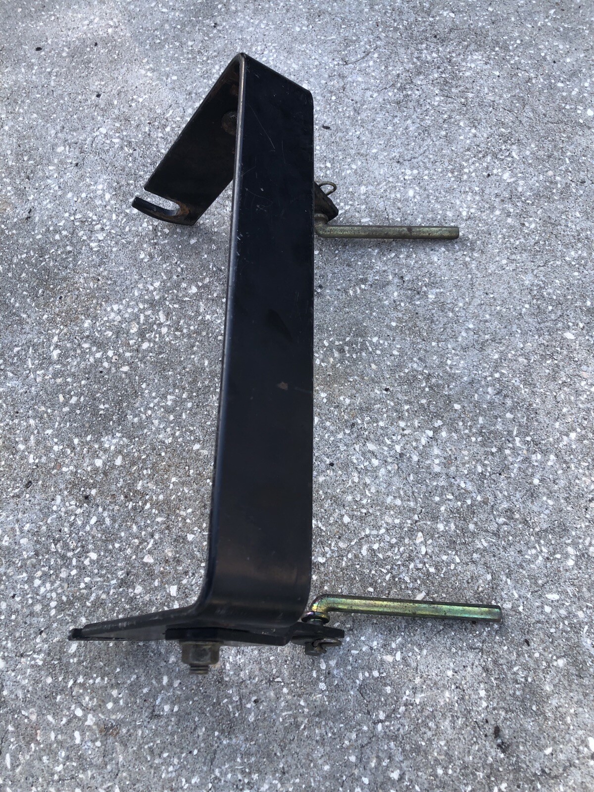 John Deere LT133 LT150 LT155 LT166 LT160 LT180 Lawn Mower Bagger Mount ...