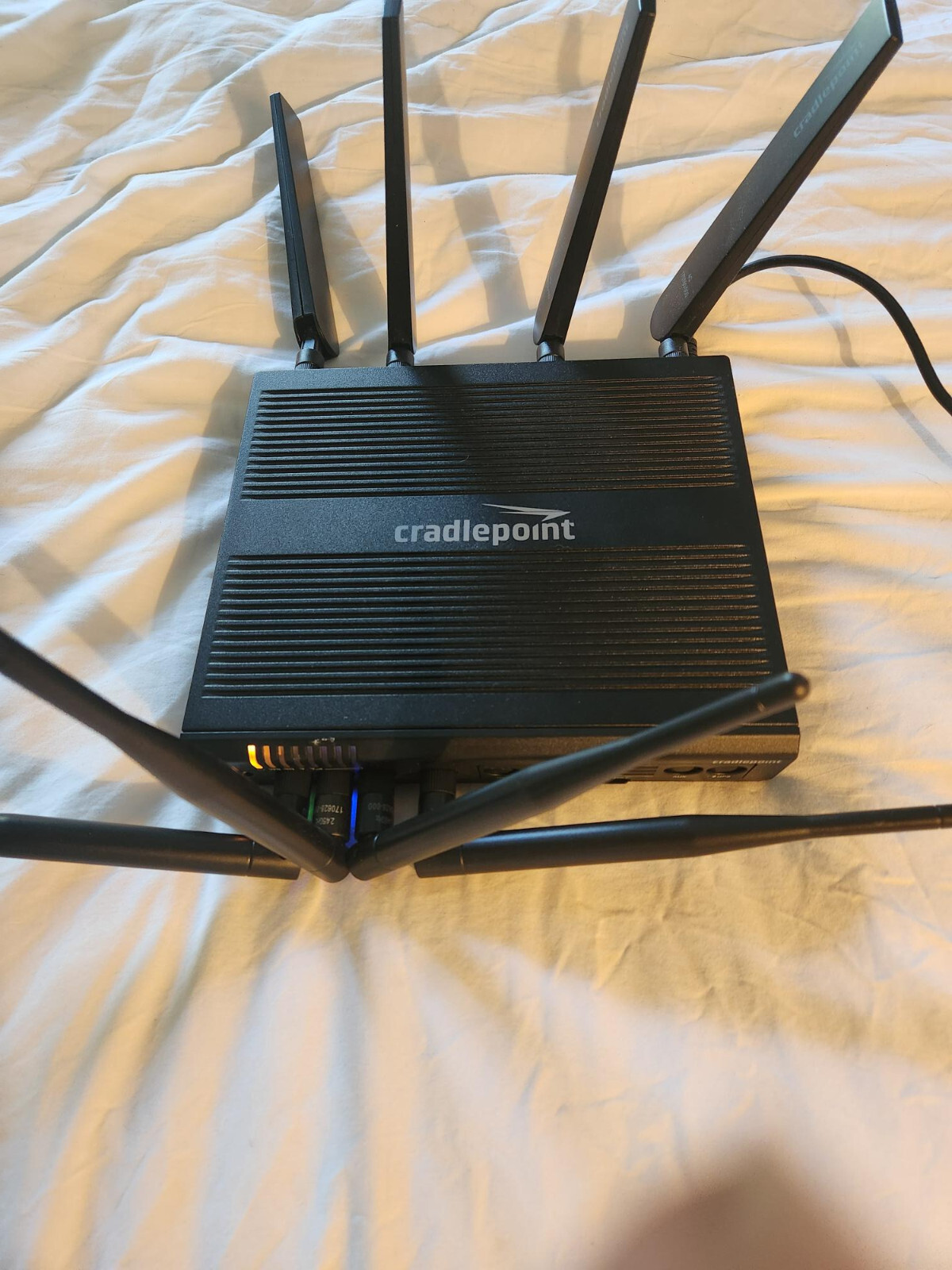 Cradlepoint AER2200 1000 Mbps Wireless Router | eBay