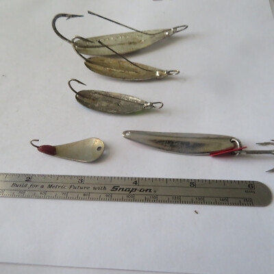 FISHING LURE JOHNSON SILVER MINNOW 3½" AND 2¾" AND 21/8" AND TWO BONUS ...