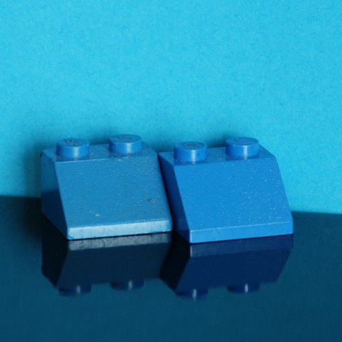 Pièce Lego - Slope Brick 45 Degrees blue 2 x 2 (3039) | eBay