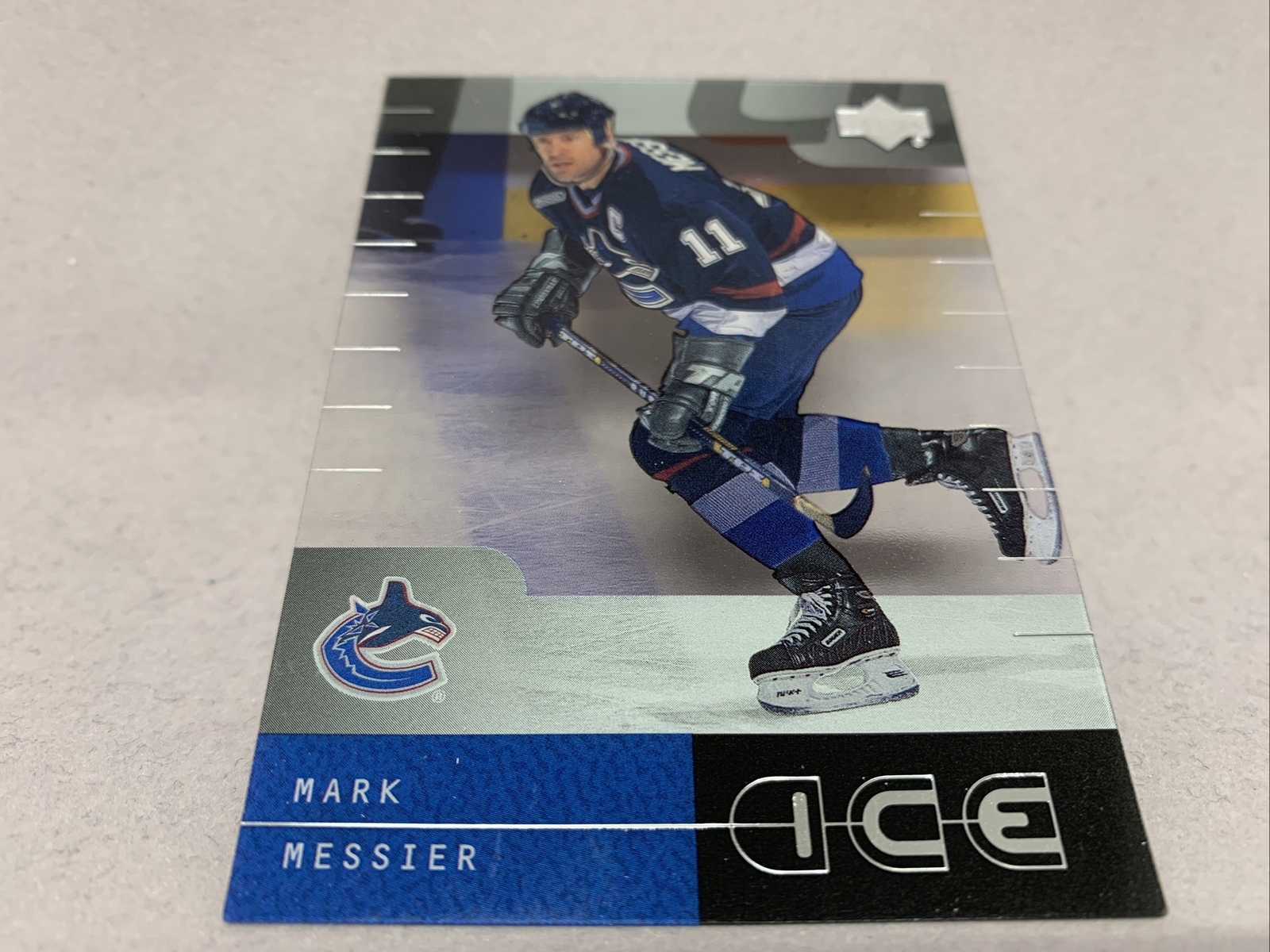 2000-01 Upper Deck Ice Hockey Clear Card #39 Mark Messier Vancouver ...