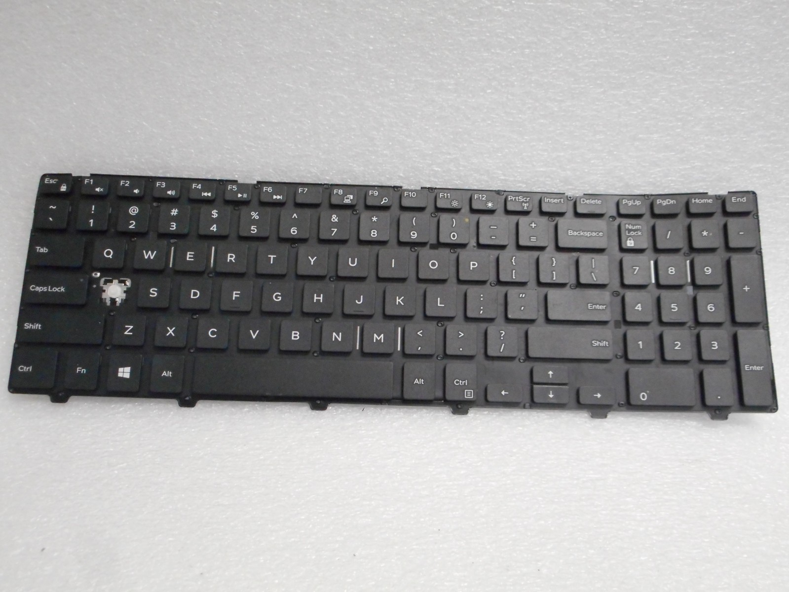 SINGLE KEY CAP + CLIP DELL INSPIRON 5000 3452 P/N: KPP2C MODEL: SN8234 ...