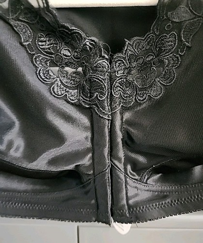 Instant Shaping by Plusform Wireless Front Close Bra 52F Posture Back ...