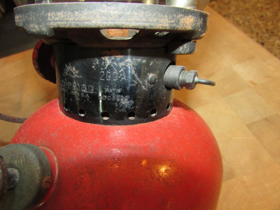 RED COLEMAN 6/52 1952 BLACK BAND w/ ORIG. SUNRISE PYREX GLOBE 200A ...