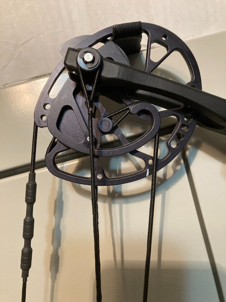 APA Black Mamba Air Plus, RH, 55-70LBS. DW, 25-30" DL, 28" ATA, 3.2LBS ...