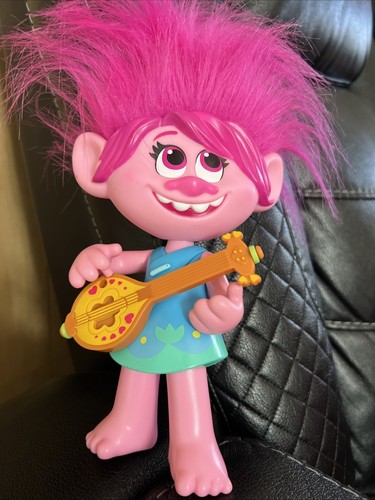 Troll Poppy Pink Hair 2019 Musical Talking Figure Working Hasbro C8684 ...