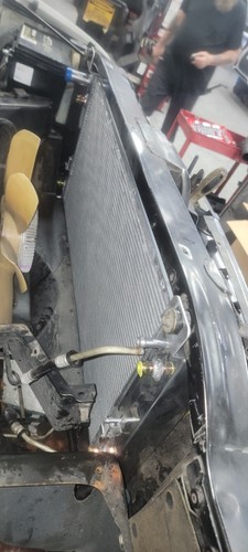 3 Row Atomic Champion Radiator for 2000 - 2006 Chevrolet Suburban V8 ...