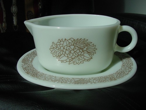 Vintage PYREX Corning ware Woodland Brown Gravy Boat 77-B with ...