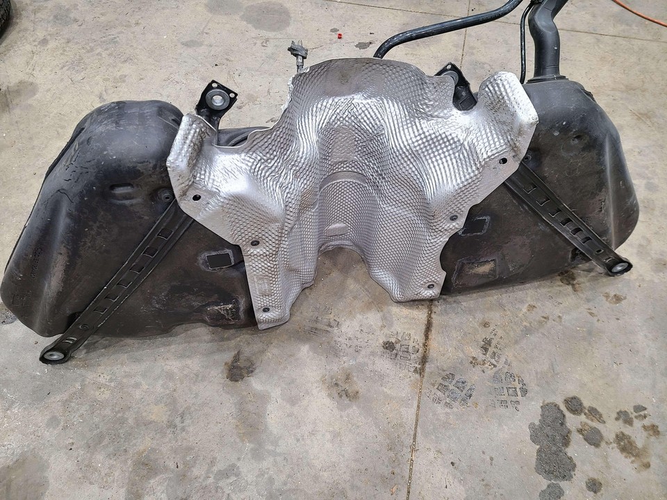 08 - 12 Mercedes C300 204 Type Fuel Tank Gas Tank Assembly OEM ...