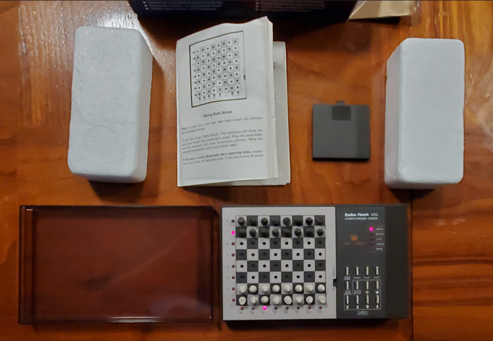 RADIO SHACK COMPUTERIZED PORTABLE SENSORY CHESS 1650 COMPLETE SET 60 ...