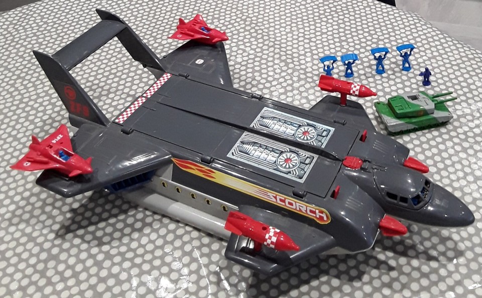 BLUEBIRD TOY ZERO HOUR SCORCH GLOBAL ATTACK BOMBER (COLLECTION ONLY ...