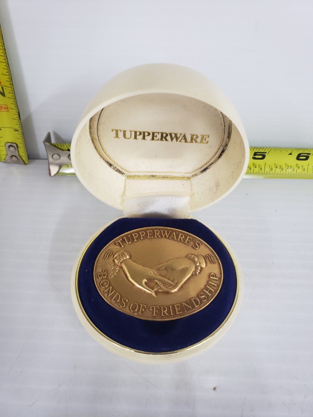 Tupperware "Vanguard Manager Program" Award Medal "Bonds of Friendship ...