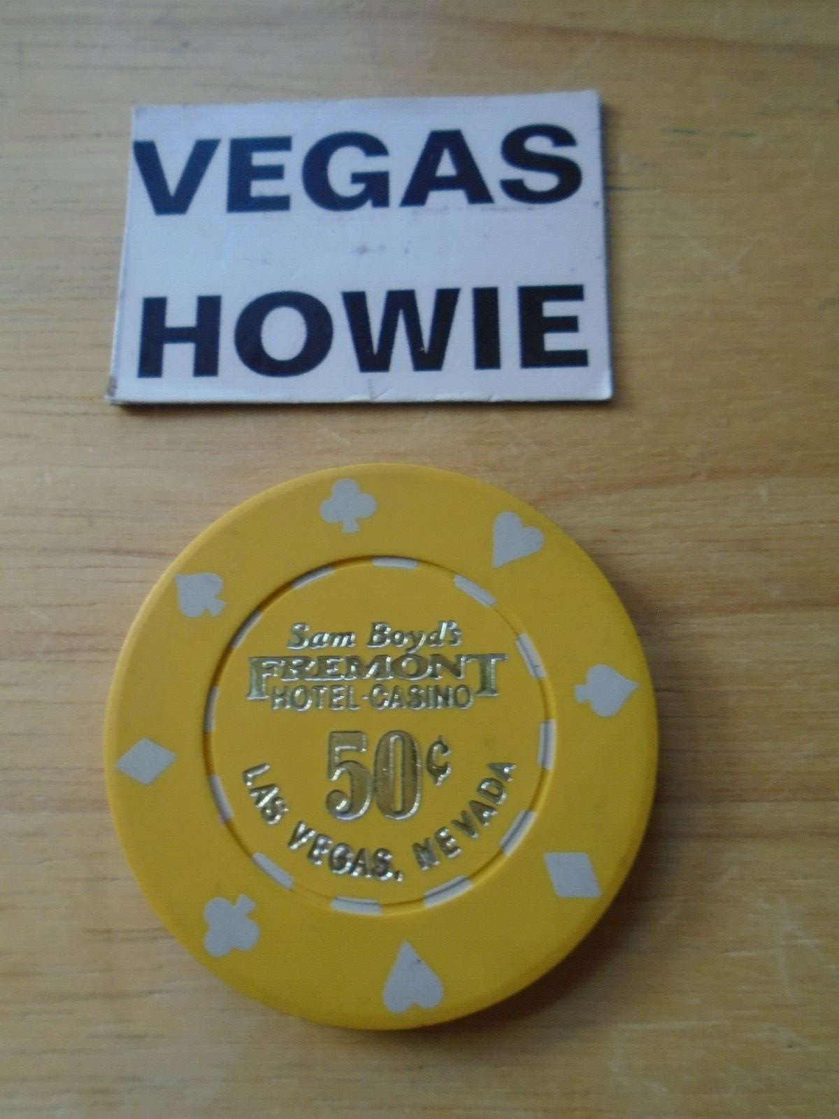 VEGAS HOWIE 1 FREMONT HOTEL CASINO 50 CENT CHIP VINTAGE EARLY OLD ...