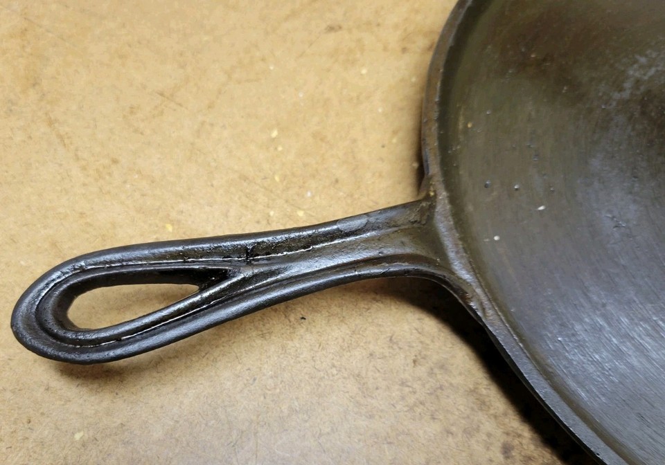 Antique Primitive Gate Mark Cast Iron Cookware Skillet Round Griddle ...