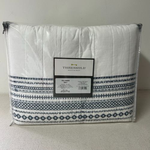 Threshold Quilt Full/Queen White with Navy Blue Embroidery Cotton 88 ...
