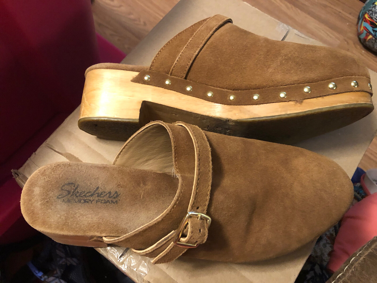 Skechers Womens Tan Suede Slip On Clogs Size 9 - Gem