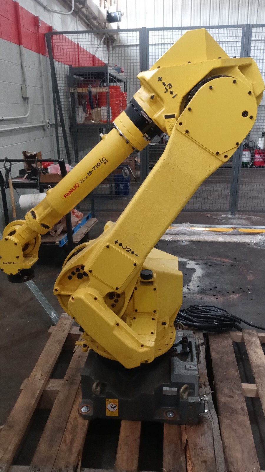 Fanuc M-710iC 50 / R-30iA Robot System with all cables and teach ...
