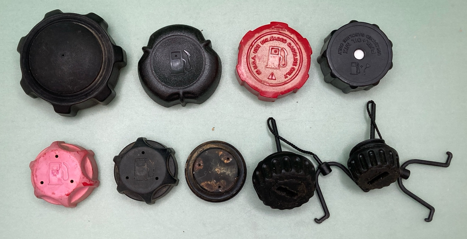 LOT OF 9 USED SMALL ENGINE GAS CAPS VARIOUS BRANDS/SIZES | eBay