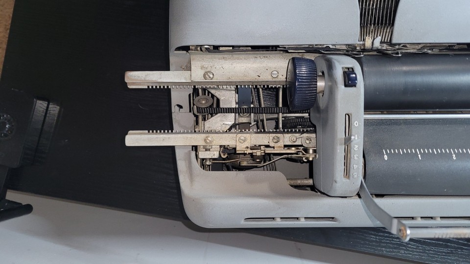 Vintage IBM Model C (01C) Electric Typewriter WORKING | eBay