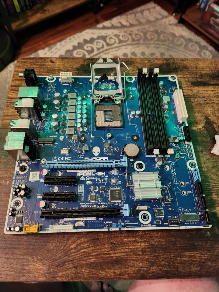 Alienware Aurora R11 Gaming PC Desktop - i7-10700F@2.90GHz - 1TB SSD ...