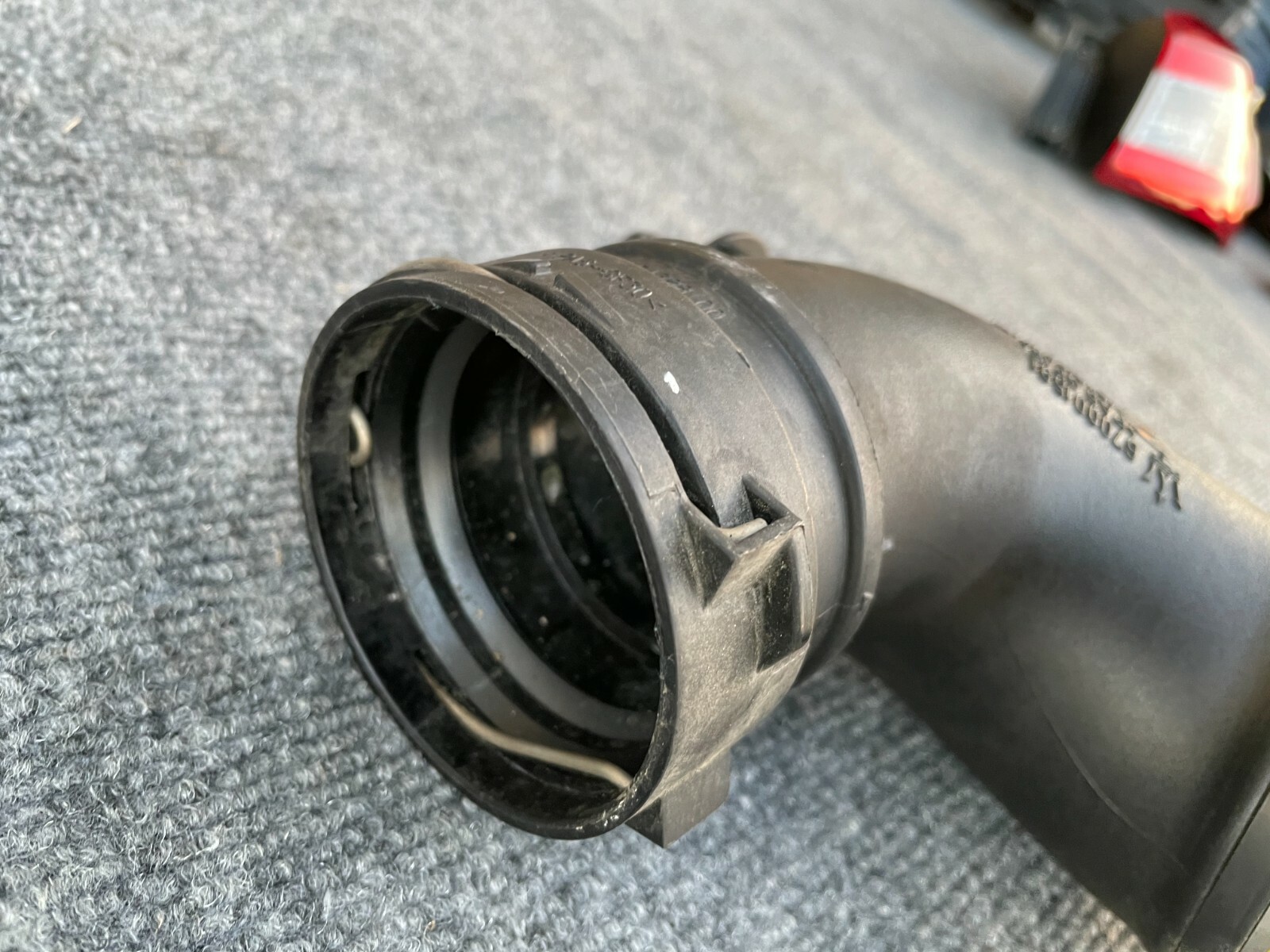 LEFT SIDE AIR INTAKE SLEEVE PIPE ASSEMBLY OEM 36K 14-19 MASERATI GHIBLI ...