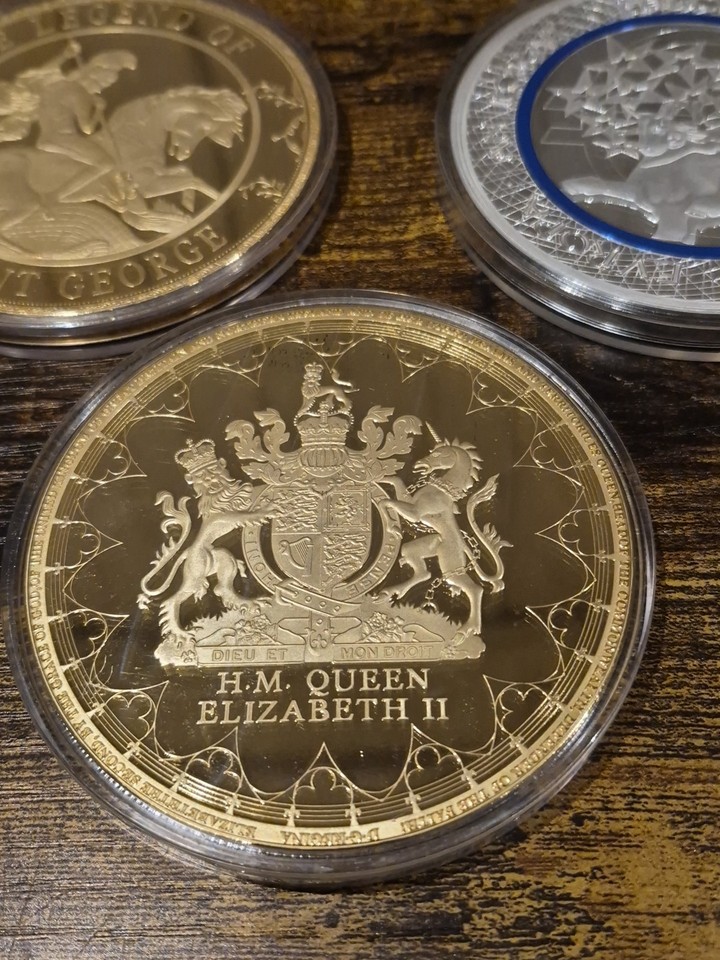 3 x Large 100mm Collectors Commemorative Coins Various Themes LOT 3 ...