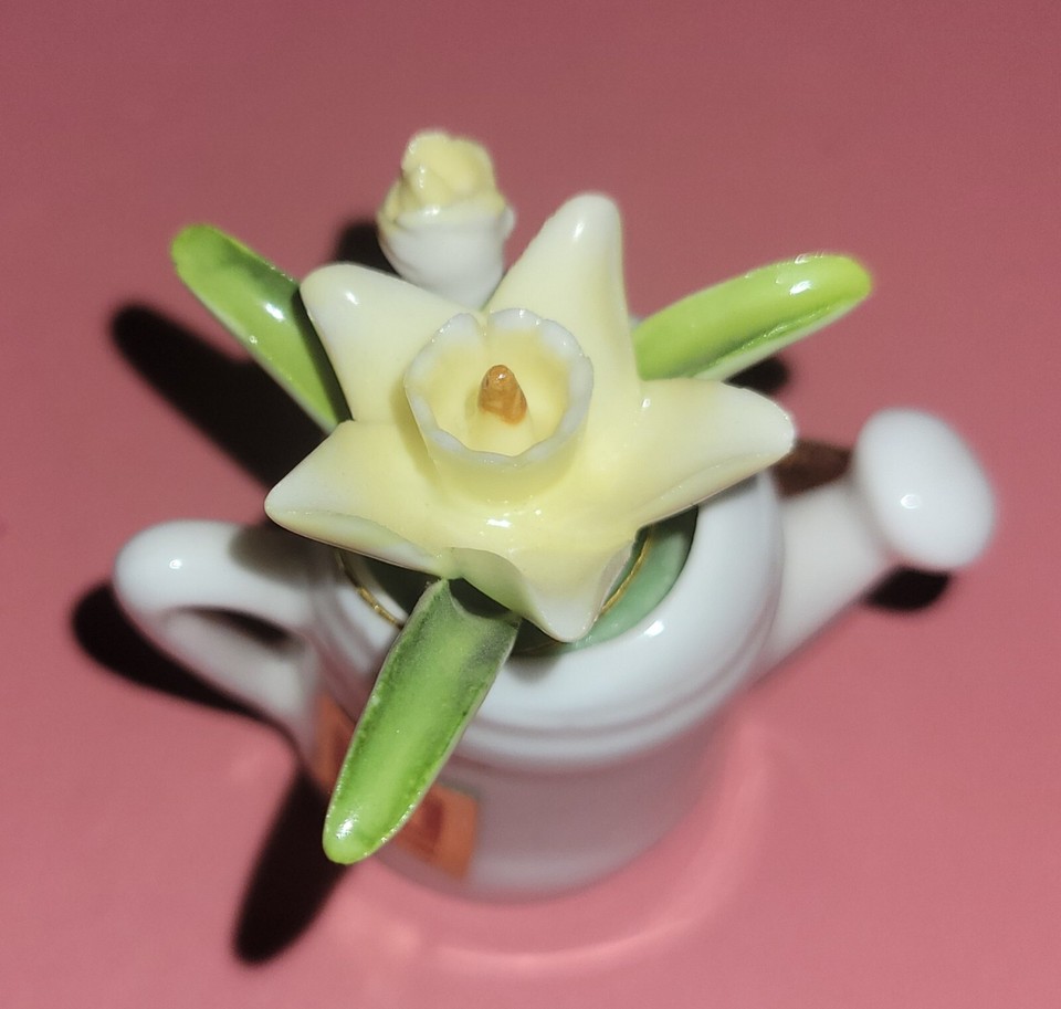 Maruri Masterpiece March Daffodil Bone China Floral Figurine 2 1/4 ...