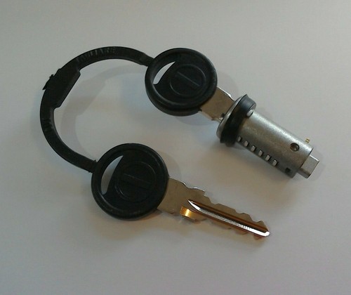 Zadi Vecam Short Tang Door Lock Barrel and 2 Keys for Caravan and ...