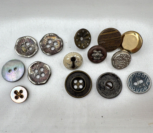 MISMATCHED LOT OF 14 RETRO METAL ROUND BUTTONS GREAT FOR CRAFTING ...