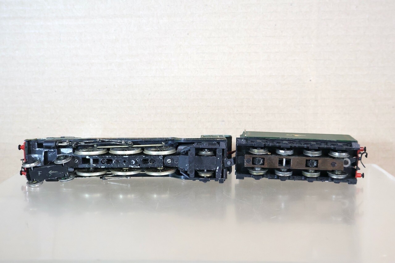 TRIX LILIPUT RE PAINTED BR 4-6-2 CLASS A3 LOCOMOTIVE 60091 CAPTAIN ...