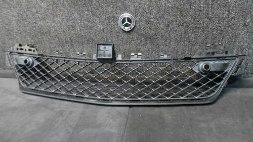P82-24 * Mercedes-Benz W204 C-Klasse Stoßstange Gitter Abdeckung ...