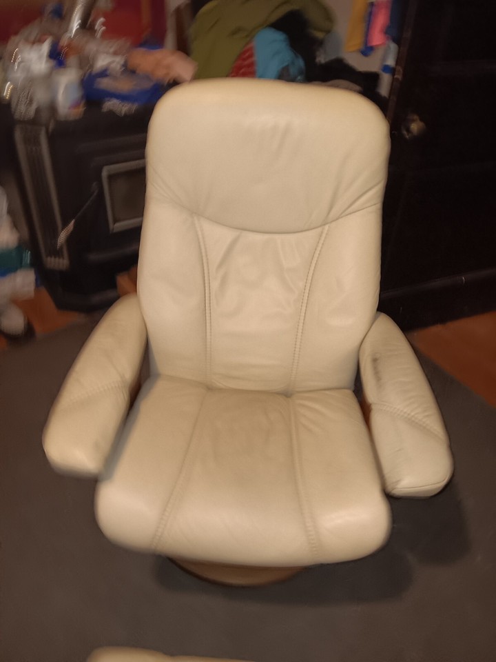 Ekornes Stressless CONSUL Medium CREAM Leather Swivel Recliner Chair ...
