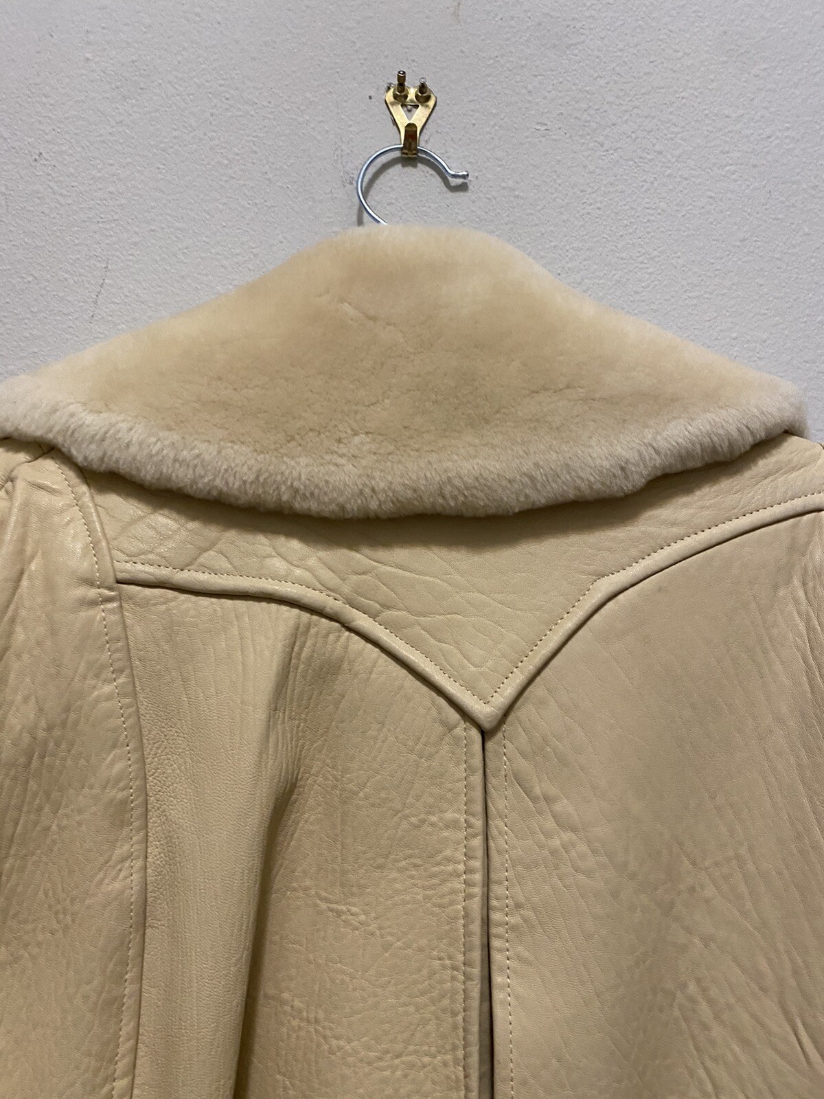 Vintage authentic VAKKO leather cream colored jacket … - Gem