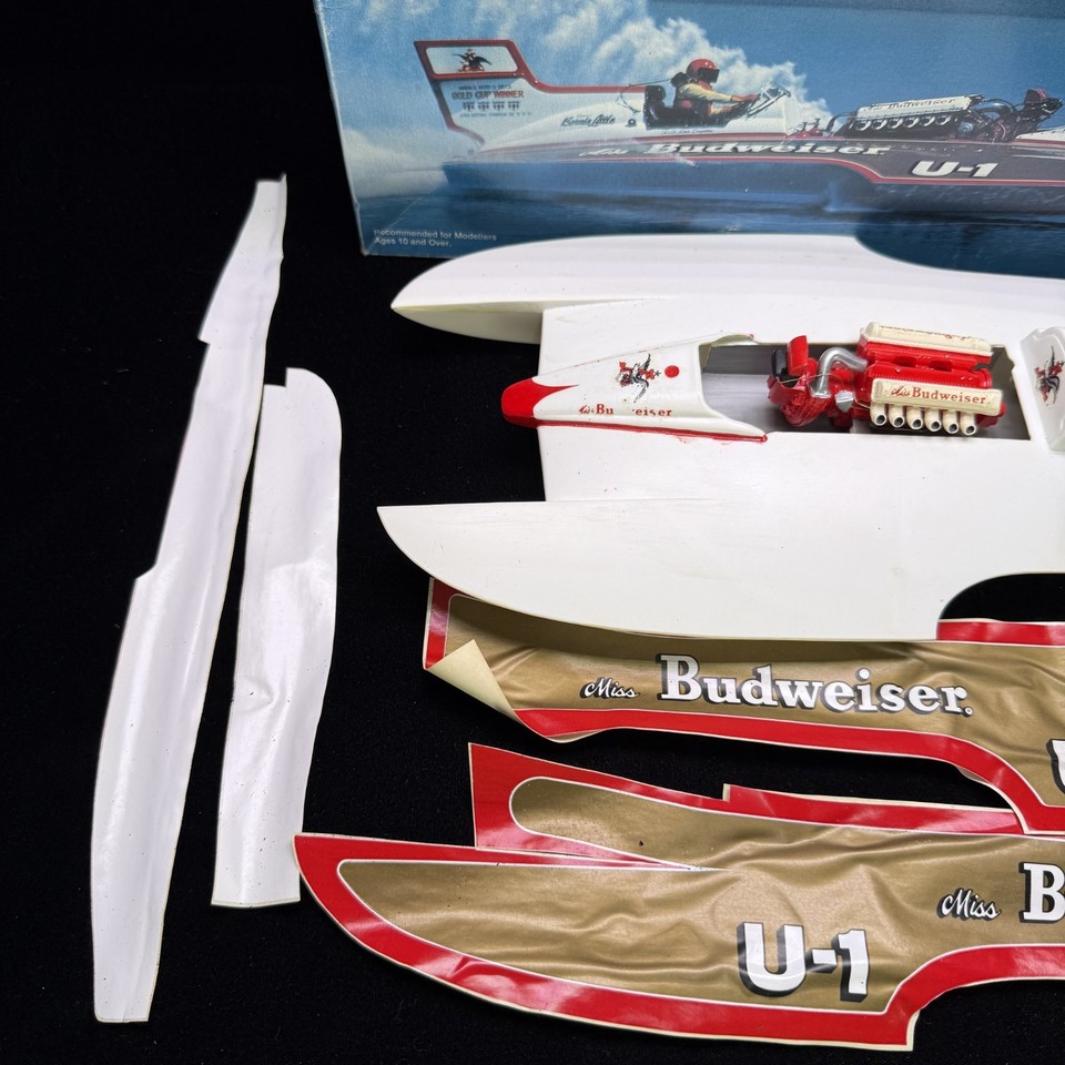 Testors No. 124 Miss Budweiser Hydroplane Boat 1/25 Scale Plastic Model ...