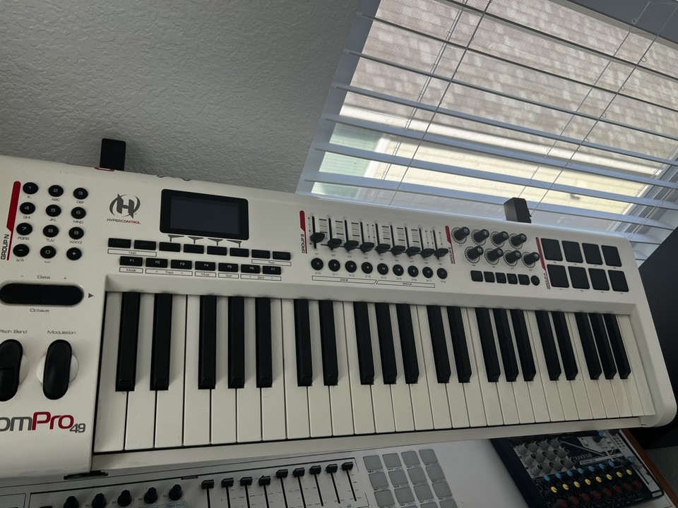 M-AUDIO Axiom PRO 49 Key Semi-weighted USB MIDI Controller Good ...