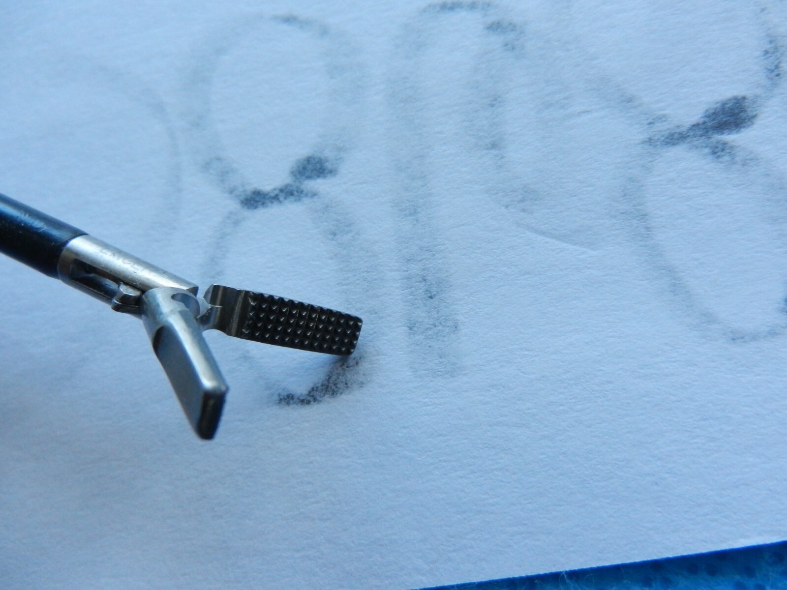 D8680 Snowden Pencer Insulated Shaft Flat Nose Grasper 5mm x 45cm 90 ...