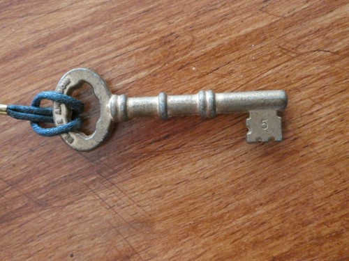 RARE - Blade And Bow Bourbon Key #5 for the 5 Keys Club | eBay