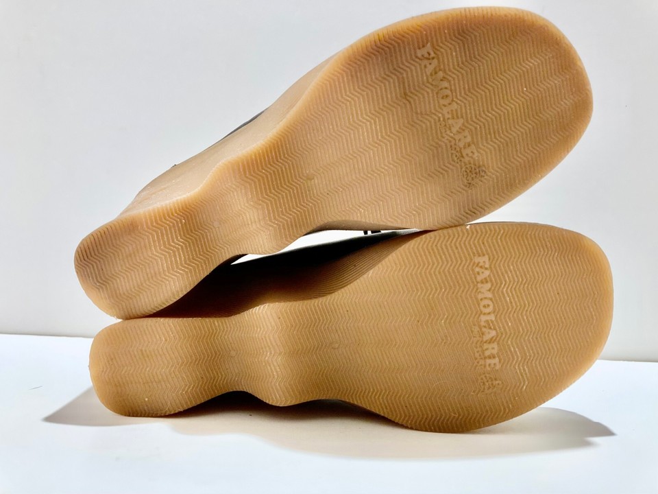 FAMOLARE 70s Vibes Square Up HI THERE Wavy Sole Platform Wedge ...