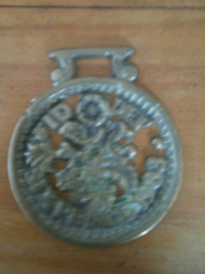 FID DEF SIXPENCE 1983 HORSE BRASS | eBay