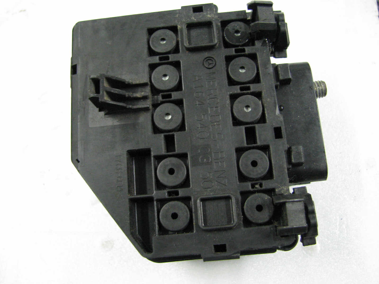 Mercedes ML-Class W164 Battery Terminal Jump Start A1645400350 used ...