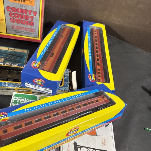 HUGE LOT HO SCALE TRAIN MODEL BUILDINGS LAYOUT DRUG STORE DPM VICKY'S ...