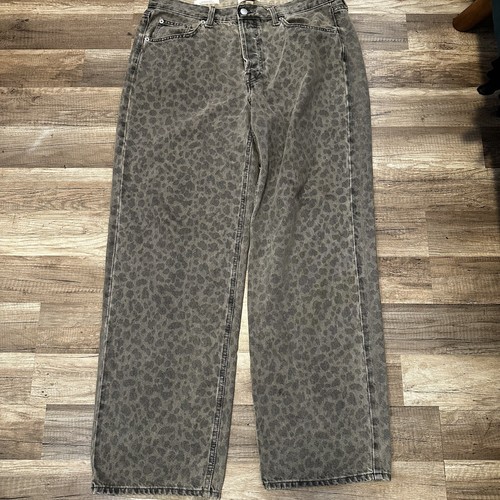 Universal Thread Woman’s Mid Rise 90’s Baggy Leopard Print Jeans Size ...