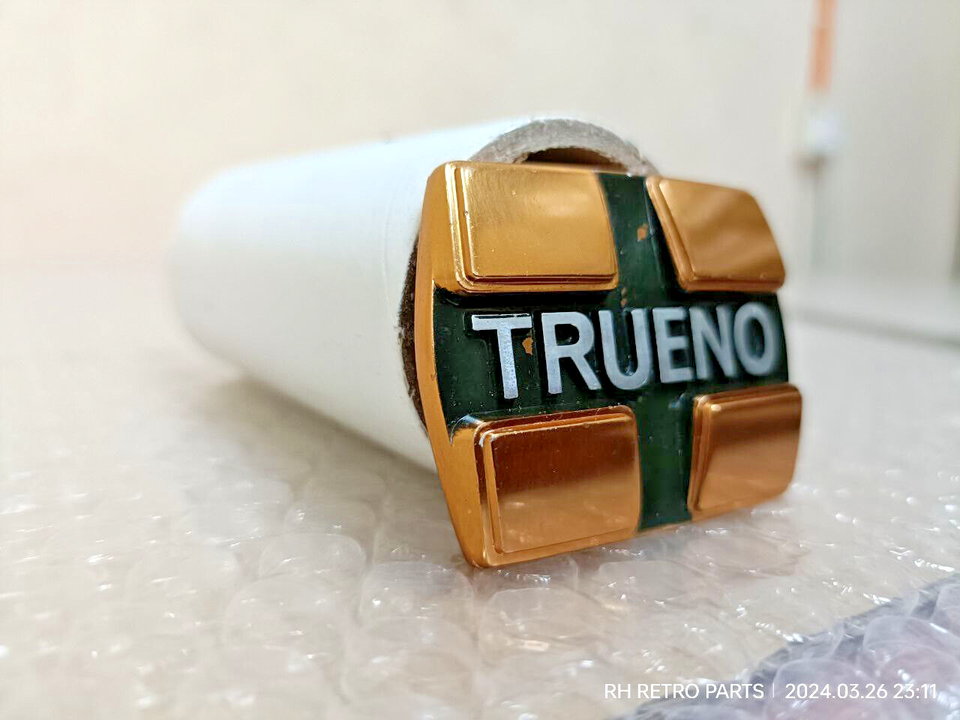 RARE TOYOTA COROLLA TRUENO Te27 Mango JDM OEM GENUINE Fender Emblems ...