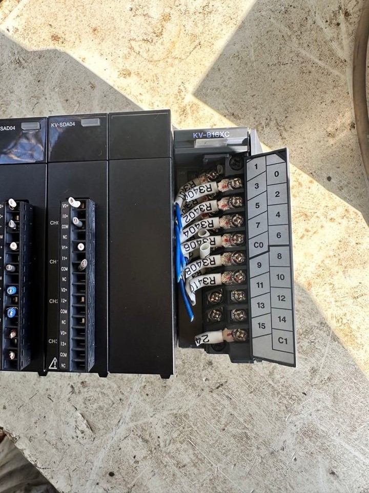 KEYENCE KV-7500 PLC CPU MODULE SET KV-SIR32XT KV-SAD04 KV-SDA04 ...